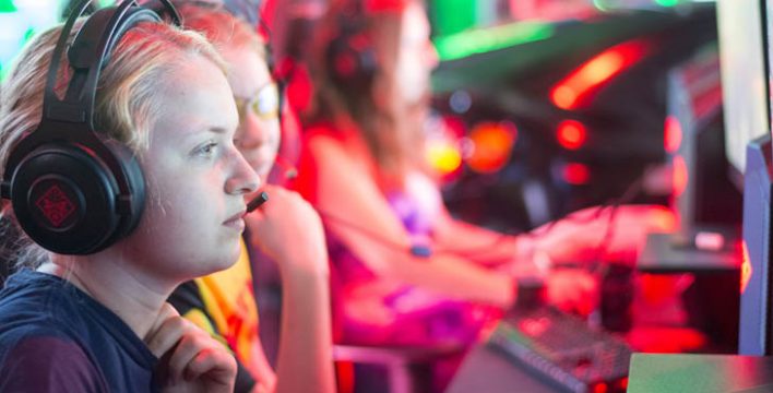 Spela TV-spel med Female Legends - Stadsbiblioteket Göteborg